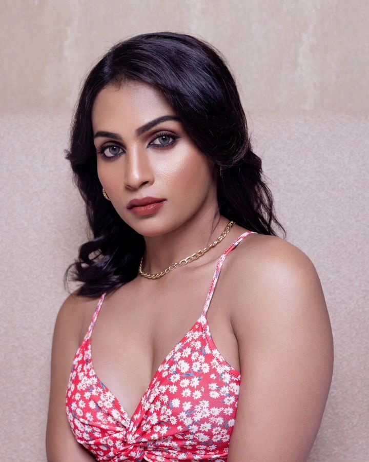 PHOTOS: பிக் பாஸ் ஷிவினா இது! குட்டி உடையில் விதவிதமான போஸ்.. வெளியான லேட்டஸ்ட் க்ளிக்ஸ்! | bigg ...