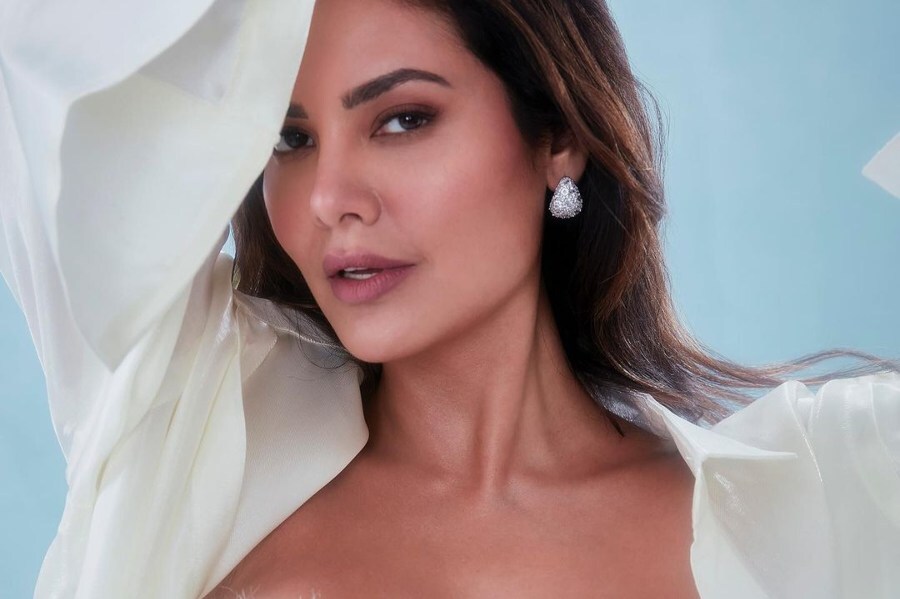 কালো লেহেঙ্গায় মায়াবী অভিনেত্রী এষা, ডিভার লুকে ফিদা নেটিজেনরা | Bollywood actress Esha Gupta ...