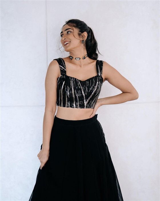 Deepti Sati's Looks Stunning In Her News Photoshoot, Check Out The Pics ...