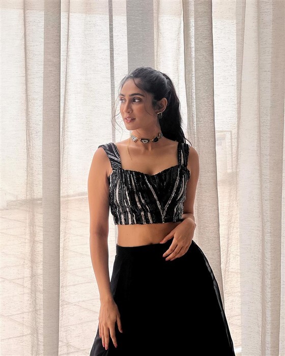 Deepti Sati's Looks Stunning In Her News Photoshoot, Check Out The Pics ...