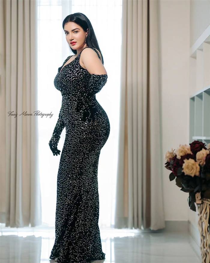 Honey Rose Looks Georgeous In Black Gown, Photoshoot Goes Viral | Honey ...