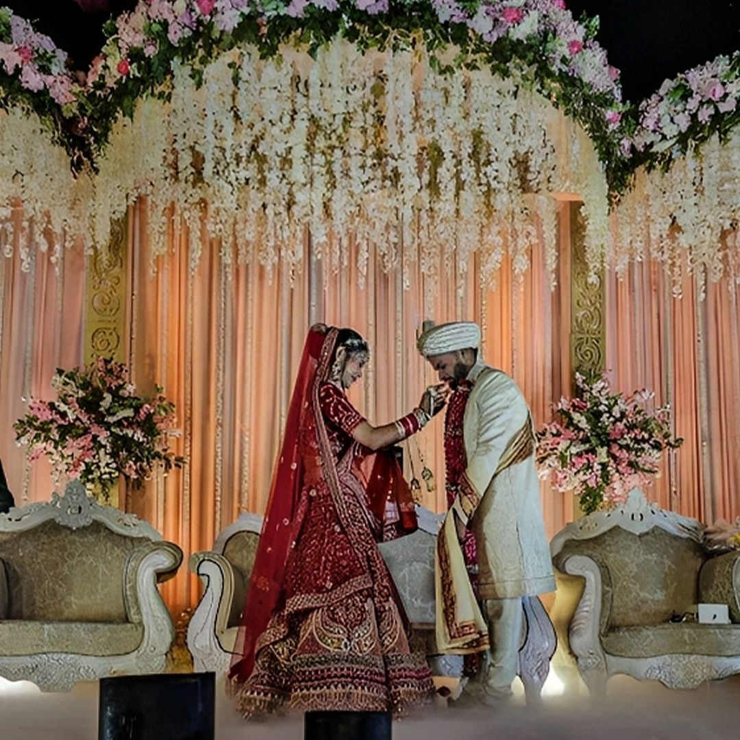 वर्ल्डकप में मिली हार का गम भुला इस भारतीय तेज गेंदबाज ने रचाई शादी ...