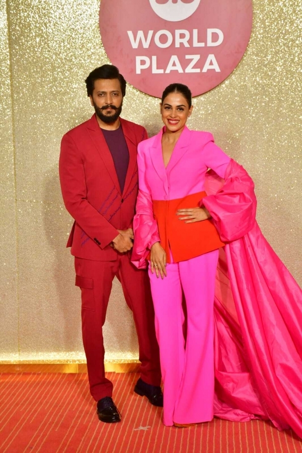 Deepika, Alia, Katrina, Malaika Add Glamour To Jio World Plaza Launch ...