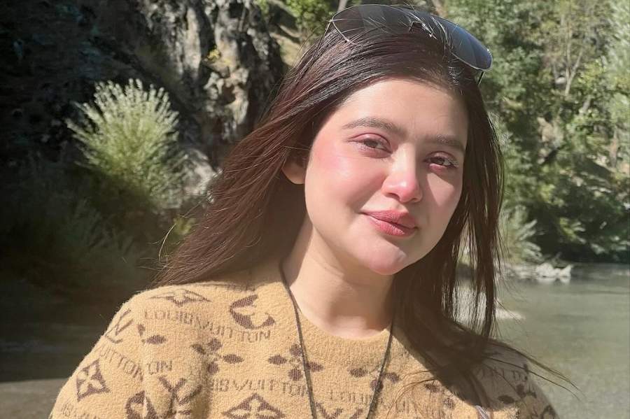 এবার সাহসী অবতারে সোশ্যাল মিডিয়ায় ধরা দিলেন এনা, অভিনেত্রীর নয়া ...