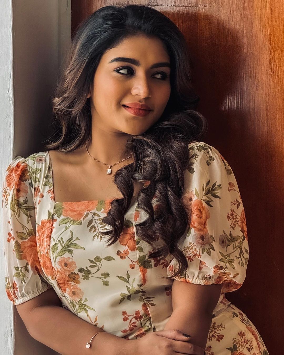 PHOTOS: ஜாலியாக ஒரு ரோடு ட்ரிப்.. இணையத்தை கலக்கும் ஷாபனாவின் மிர்ரர் ...