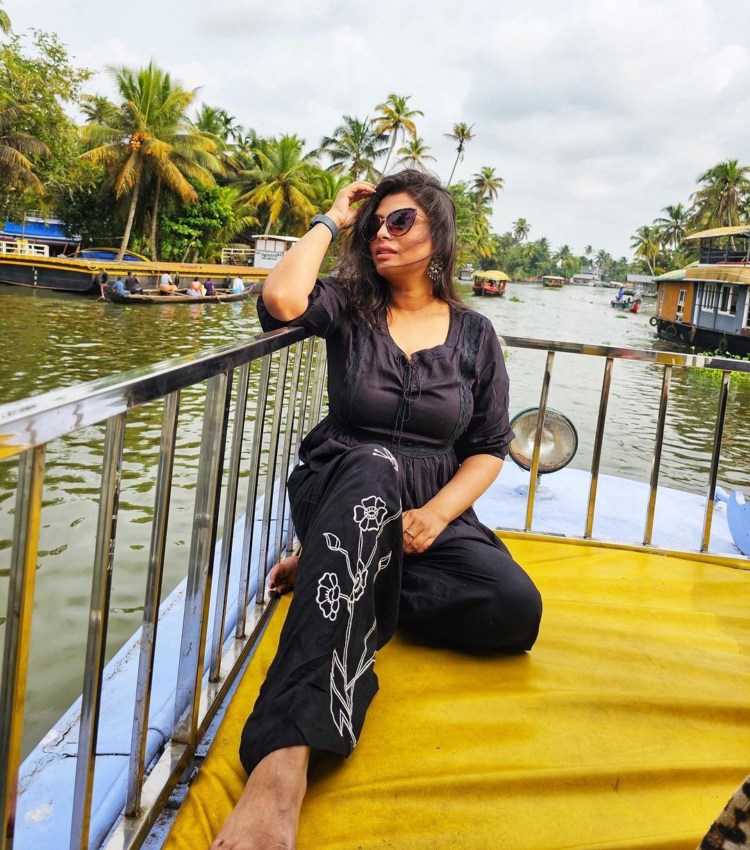 কালো পোশাকে অনন্যা গীতশ্রী, নয়া অবতারে মজেছেন অনুগামীরা | Televison ...