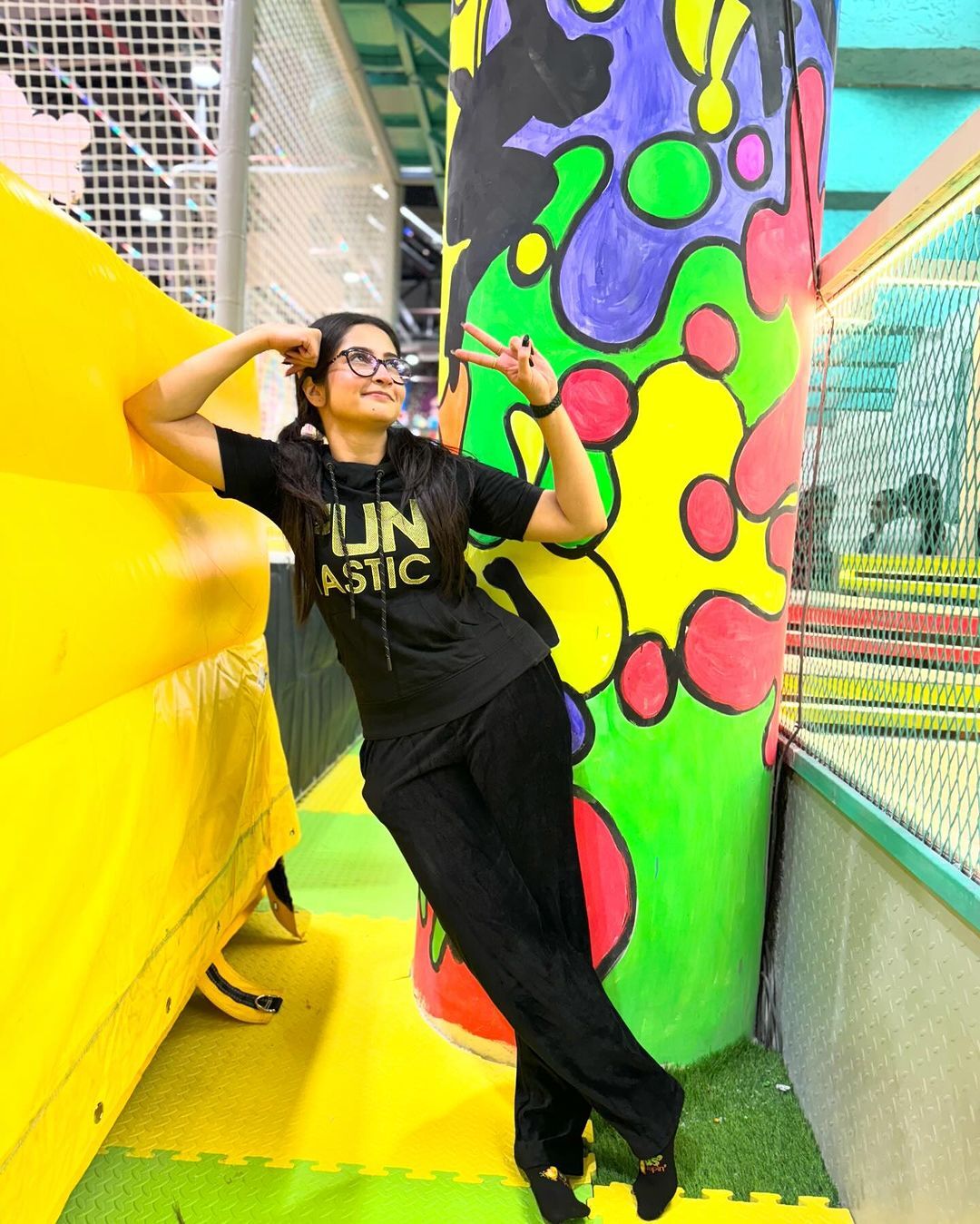 কালো পোশাকে মোহময়ী শ্রীমা, অভিনেত্রীর ছবিতে বুঁদ অনুগামীরা | Televison actress Shreema ...