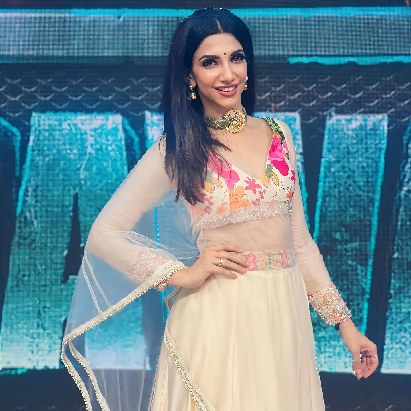 PHOTOS: நடிகைகளை ஓவர்டேக் பண்ணும் தொகுப்பாளினி.. போட்டோஷூட்டில் ரசிகர்களை ஈர்க்கும் லேட்டஸ்ட் ...