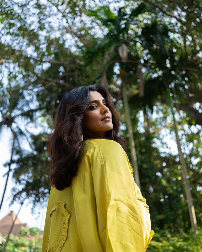 Actress Parvathy Thiruvothu Looks Stunning In Her New Photoshoot, Pics ...