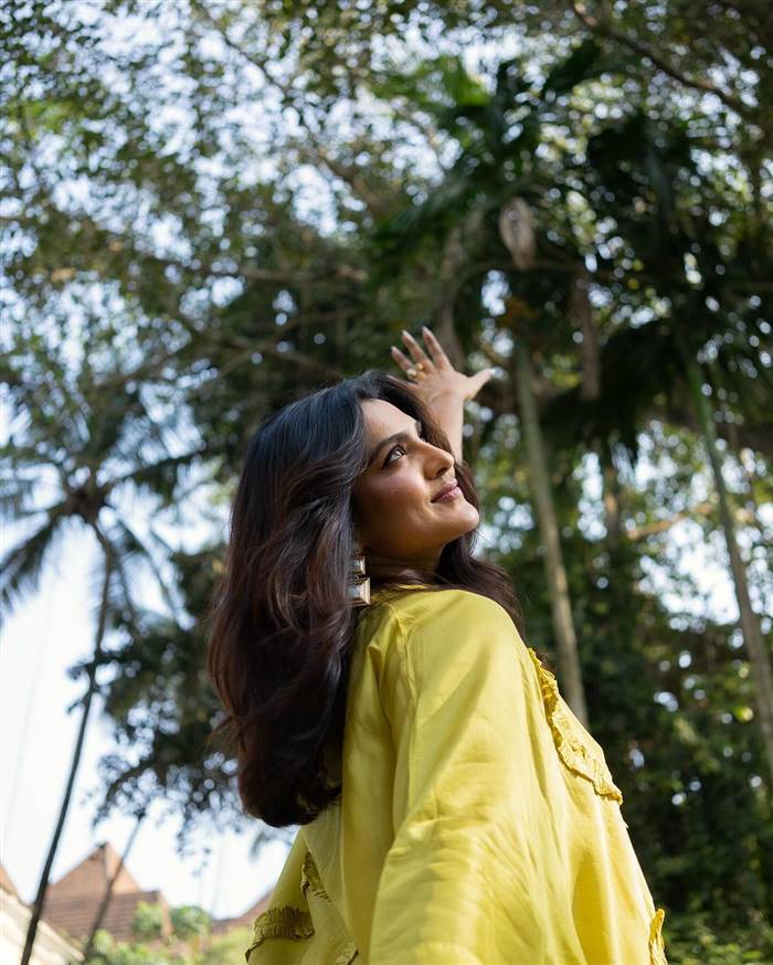 Actress Parvathy Thiruvothu Looks Stunning In Her New Photoshoot, Pics ...