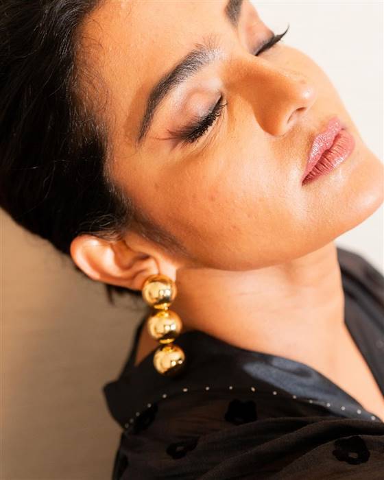 Actress Parvathy Thiruvothu New Photoshoot Goes Viral On SocialMedia ...