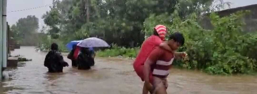 మిగ్‌జాం తుపాన్ ఎఫెక్ట్.. ఏపీలో భారీ వర్షాలు.. | Cyclone Michaung effect in andhra pradesh ...