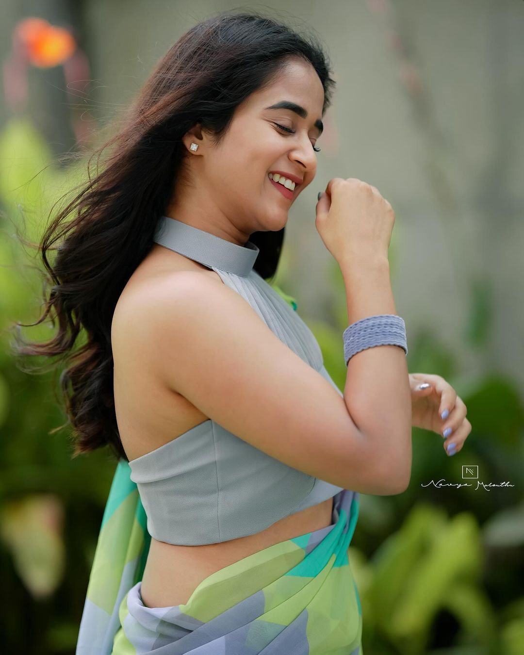 దీప్తి సునైనా అందాల సునామీ.. సొగసులతో మైమరిపిస్తుందిగా! | Deepti Sunaina is mesmerizing with her ...