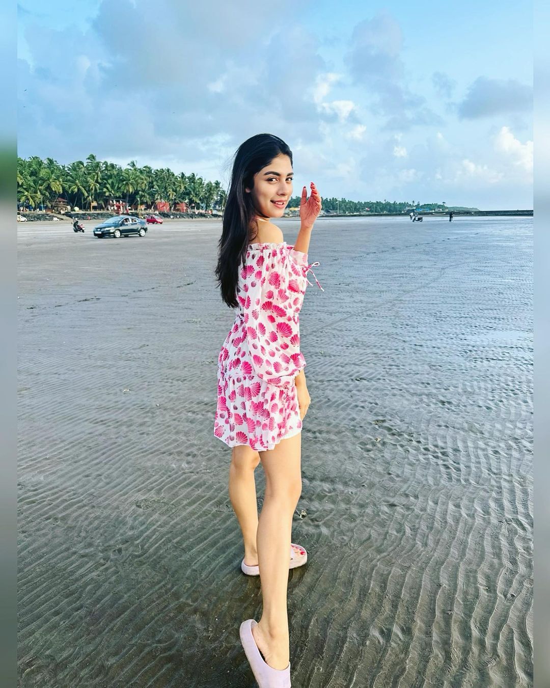 ভারী কাজের লেহেঙ্গায় অনন্যা অদ্রিজা, অভিনেত্রীর ছবিতে বিভোর ফ্যানেরা ...