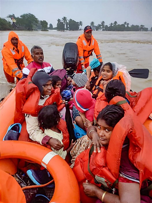 Tamilnadu Rain: ಪ್ರವಾಹ ಪೀಡಿತ ಪ್ರದೇಶಗಳಲ್ಲಿ ಎನ್‌ಡಿಆರ್ ಫ್ ಸಿಬ್ಬಂದಿ ರಕ್ಷಣಾ ಕಾರ್ಯಾಚರಣೆ | NDRF ...