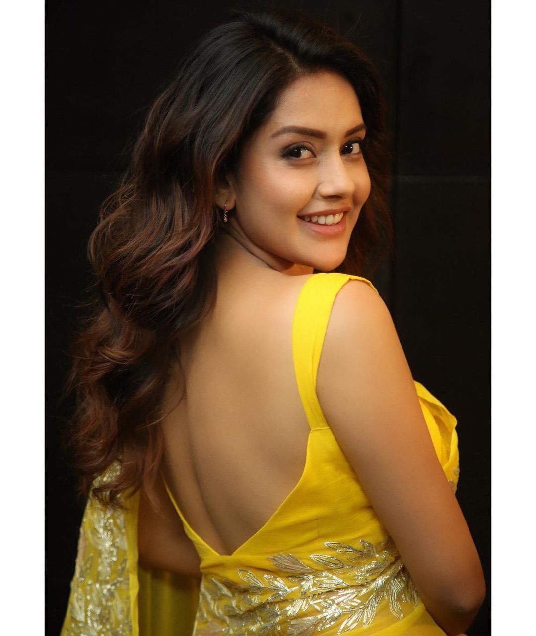 RDX Movie Fame Mahima Nambiar's Gorgeous Cover Shoot For Vanitha ...