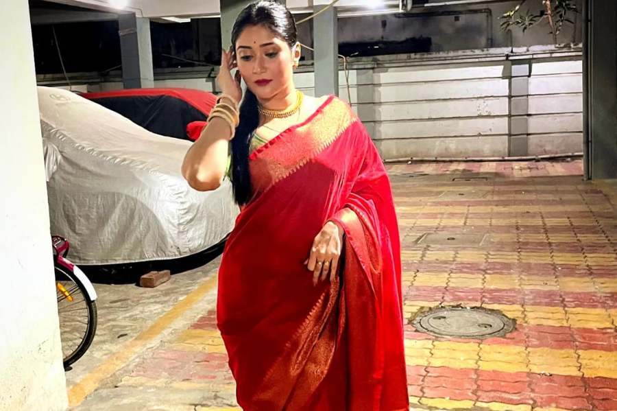 সাদা লাল পাড় শাড়িতে অনন্যা শতাব্দী, টেলি অভিনেত্রীর মিষ্টি হাসিতে বিভোর অনুগামীরা | Televison ...