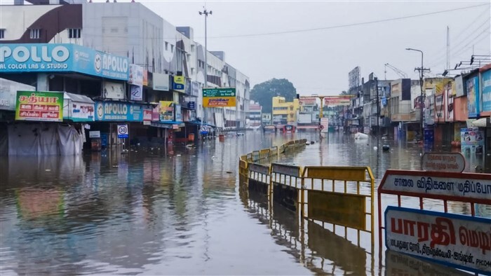 Tamil Nadu Rain: ಭಾರಿ ಮಳೆಗೆ ಮುಳುಗಿದ ತಮಿಳುನಾಡಿನ ಹಲವು ನಗರಗಳು | Torrential Rain Causes Flood-Like ...
