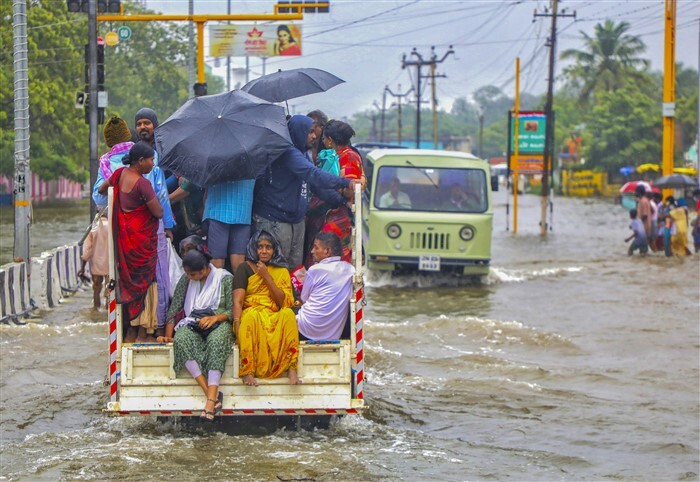 Tamil Nadu Rain: ಭಾರಿ ಮಳೆಗೆ ಮುಳುಗಿದ ತಮಿಳುನಾಡಿನ ಹಲವು ನಗರಗಳು | Torrential Rain Causes Flood-Like ...