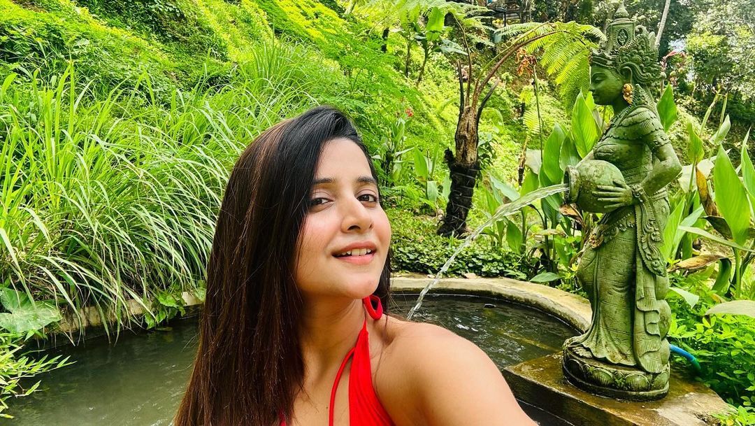 খুশির মুডে দেবচন্দ্রিমা, হালকা মেকআপেই বাজিমাত টেলি অভিনেত্রীর | Televison actress Debchandrima ...