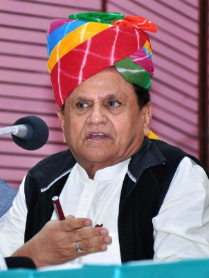 Ahmed Patel: Age, Biography, Education, Wife, Caste, Net Worth & More ...