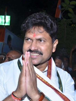 Mohanbhai Sanjibhai Delkar: Age, Biography, Education, Wife, Caste, Net ...