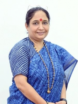 Ritu Khanduri Bhushan: Age, Biography, Education, Husband, Caste, Net ...